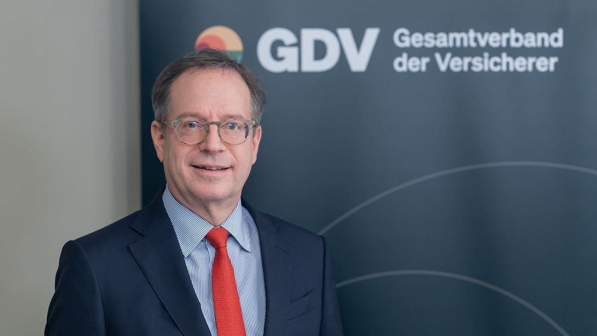 Norbert Rollinger remains GDV President